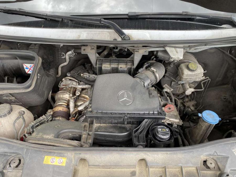 White Mercedes-Benz Sprinter 2024 in Kaunas, with an engine capacity of 2.29 L and mileage of 450 thousand km for 25500 €, photo 9 on AUTOMOTO.COM.LV