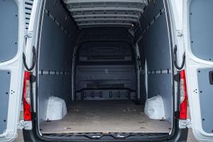 Balts Mercedes-Benz Sprinter 2025 Kauņa, ar dzinēja tilpumu 2.00 L un nobraukumu 215 tūkst. km par 30250 €, foto 15 vietnē AUTOMOTO.COM.LV