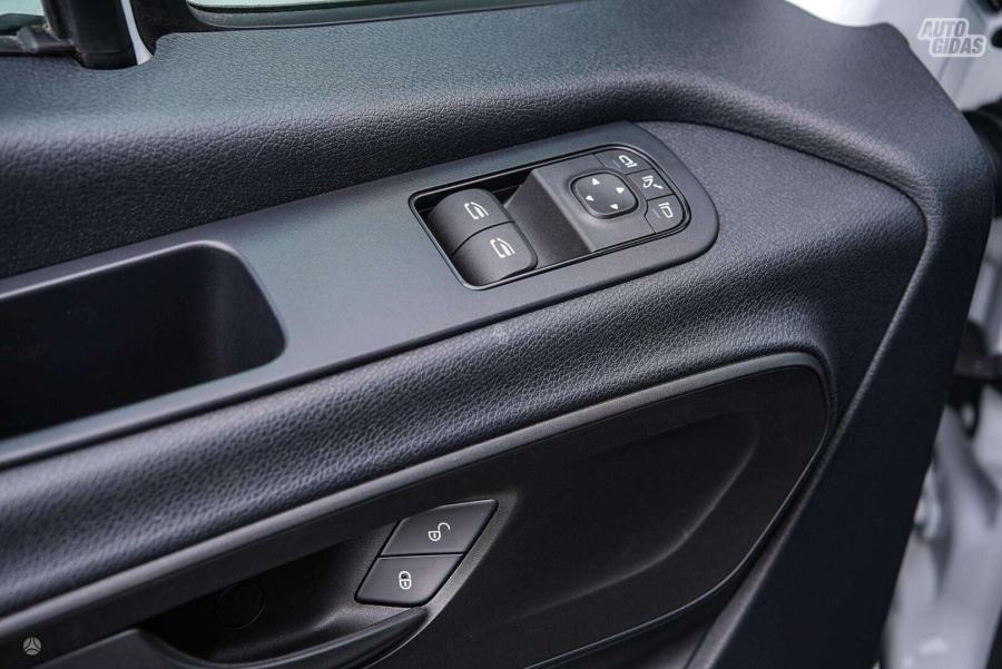 Balts Mercedes-Benz Sprinter 2025 Kauņa, ar dzinēja tilpumu 2.00 L un nobraukumu 215 tūkst. km par 30250 €, foto 28 vietnē AUTOMOTO.COM.LV