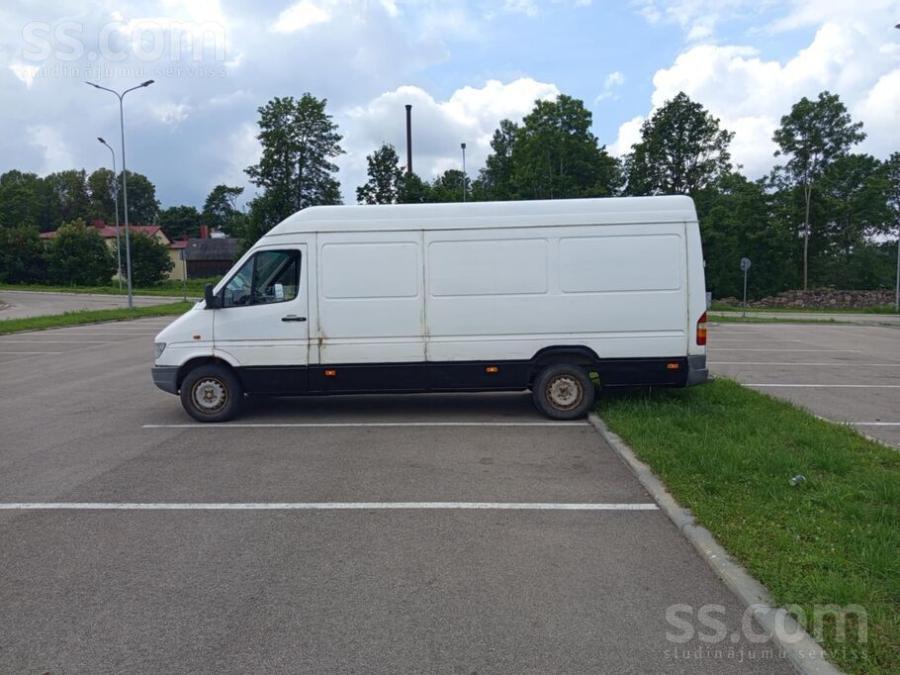 White Mercedes-Benz Sprinter 1997 in Balvi, with an engine capacity of 2.30 L and mileage of 400 thousand km for 2500 €, photo 4 on AUTOMOTO.COM.LV