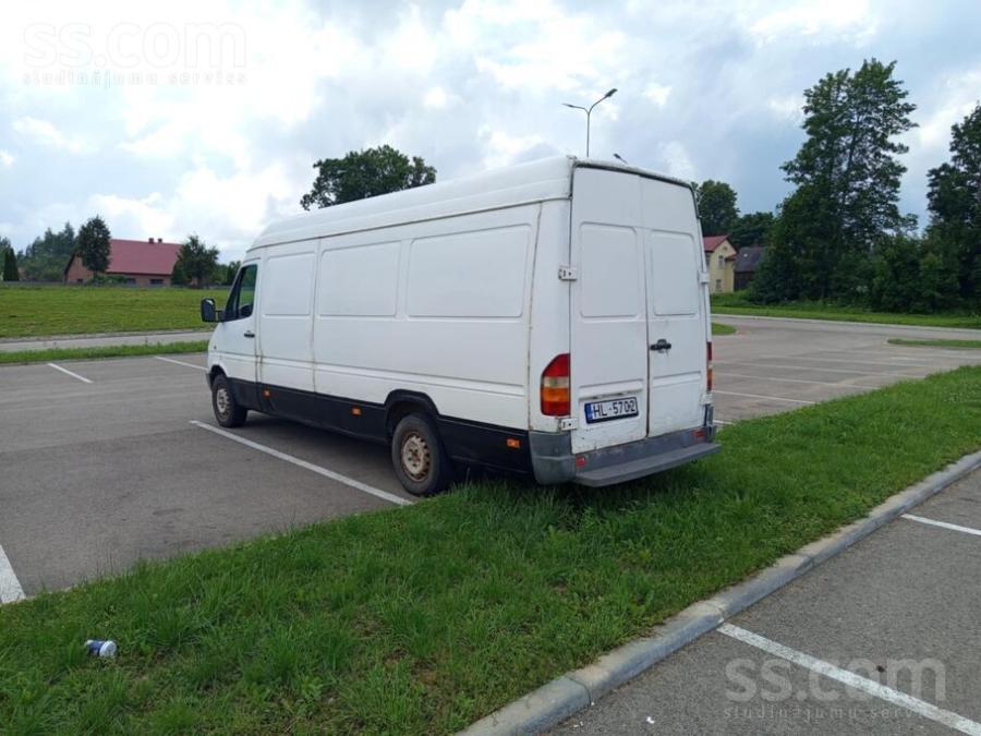 White Mercedes-Benz Sprinter 1997 in Balvi, with an engine capacity of 2.30 L and mileage of 400 thousand km for 2500 €, photo 6 on AUTOMOTO.COM.LV