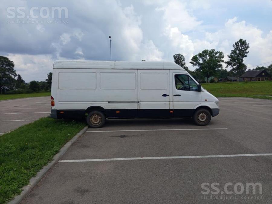 White Mercedes-Benz Sprinter 1997 in Balvi, with an engine capacity of 2.30 L and mileage of 400 thousand km for 2500 €, photo 8 on AUTOMOTO.COM.LV