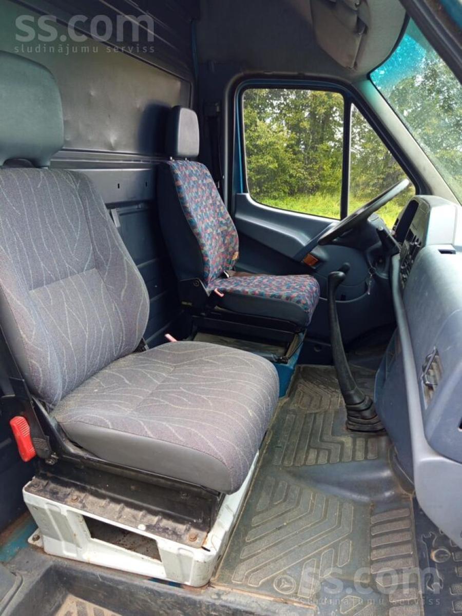 White Mercedes-Benz Sprinter 1997 in Balvi, with an engine capacity of 2.30 L and mileage of 400 thousand km for 2500 €, photo 9 on AUTOMOTO.COM.LV