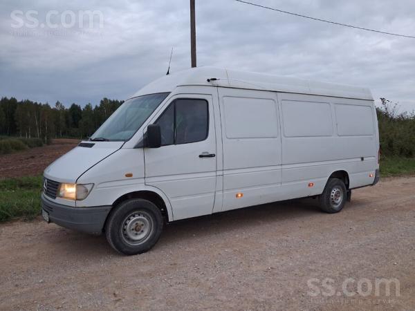 Mercedes-Benz Sprinter 1998 Ludza vietnÄ Balts Mercedes-Benz Sprinter 1998 Ludza, ar dzinÄja tilpumu 2.90 L un nobraukumu 581 tÅ«kst. km par 2800 ā¬, foto 1 vietnÄ AUTOMOTO.COM.LV