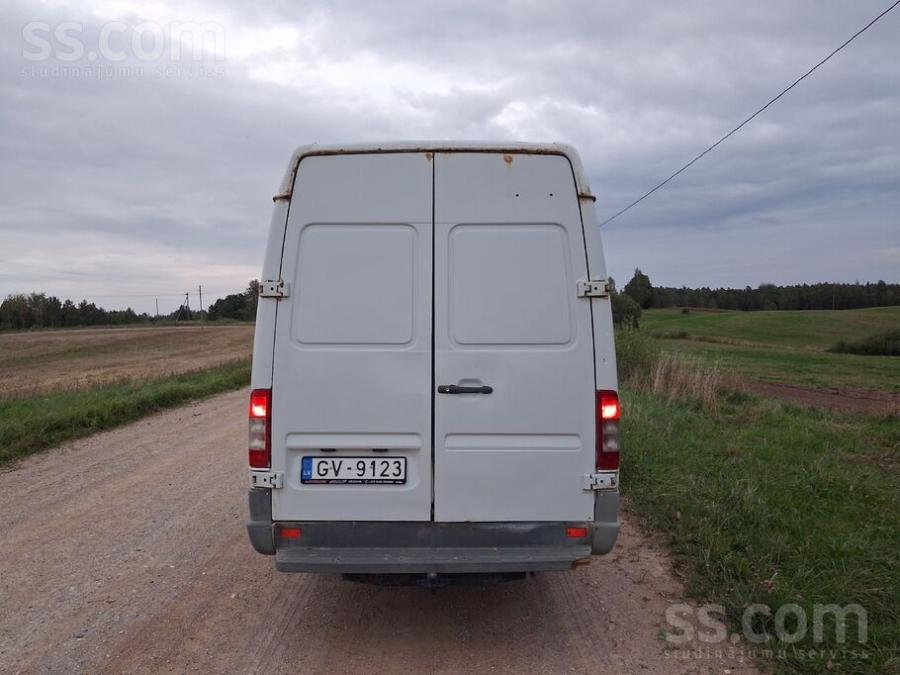 Balts Mercedes-Benz Sprinter 1998 Ludza, ar dzinēja tilpumu 2.90 L un nobraukumu 581 tūkst. km par 2800 €, foto 4 vietnē AUTOMOTO.COM.LV