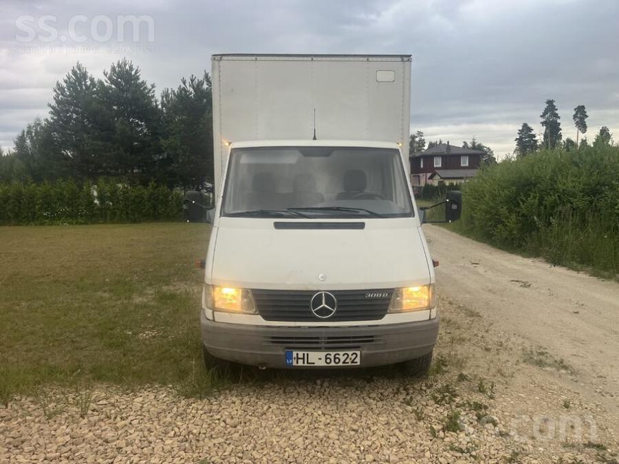 White Mercedes-Benz Sprinter 1999 in Riga, with an engine capacity of 2.30 L and mileage of 110 thousand km for 2490 €, photo 1 on AUTOMOTO.COM.LV