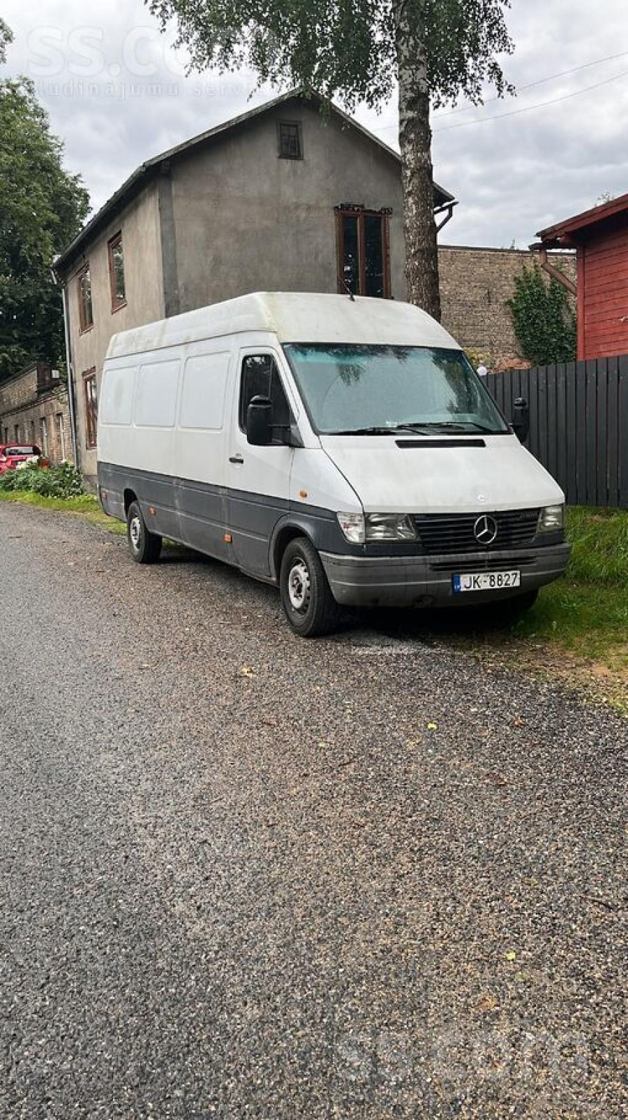 Balts Mercedes-Benz Sprinter 1999 Rīga, ar dzinēja tilpumu 2.90 L un nobraukumu 593 tūkst. km par 2000 €, foto 4 vietnē AUTOMOTO.COM.LV