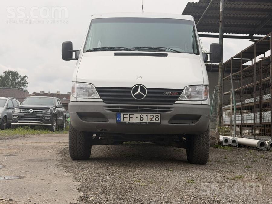 Balts Mercedes-Benz Sprinter 2000 Rīga, ar dzinēja tilpumu 2.20 L un nobraukumu 211 tūkst. km par 9900 €, foto 3 vietnē AUTOMOTO.COM.LV