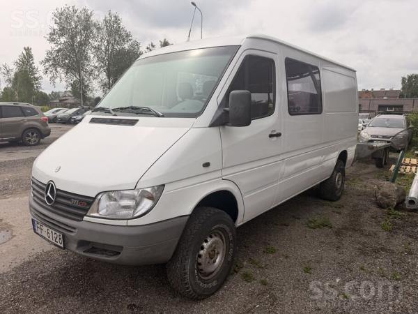 White Mercedes-Benz Sprinter 2000 in Riga, with an engine capacity of 2.20 L and mileage of 211 thousand km for 9900 €, photo 6 on AUTOMOTO.COM.LV