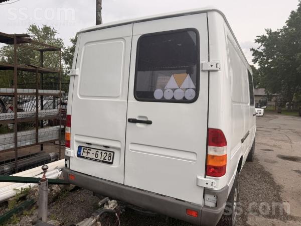 White Mercedes-Benz Sprinter 2000 in Riga, with an engine capacity of 2.20 L and mileage of 211 thousand km for 9900 €, photo 10 on AUTOMOTO.COM.LV