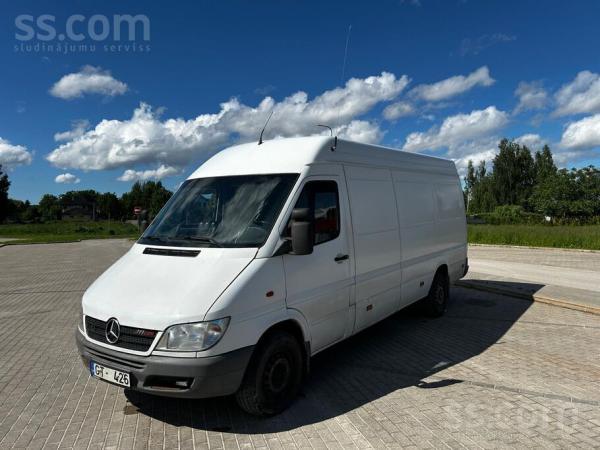 White Mercedes-Benz Sprinter 2000 in Riga, with an engine capacity of 2.20 L and mileage of 956 thousand km for 4300 €, photo 1 on AUTOMOTO.COM.LV