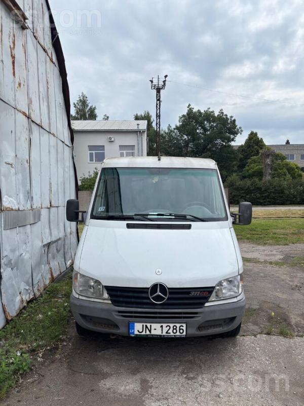White Mercedes-Benz Sprinter 2000 in Riga, with an engine capacity of 2.20 L and mileage of 354 thousand km for 3200 €, photo 1 on AUTOMOTO.COM.LV