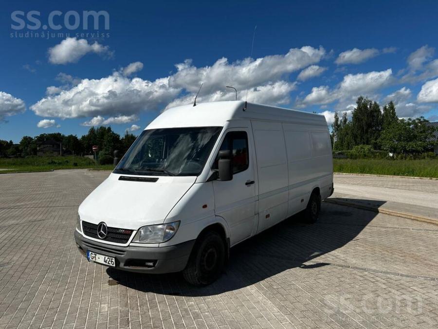 Белый Мерседес Спринтер 2000 в Рига, объемом двигателя 2.20 л и пробегом 0 тыс. км за 3700 €, фото 1 на AUTOMOTO.COM.LV