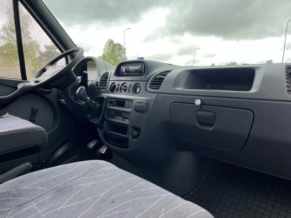 Balts Mercedes-Benz Sprinter 2002 Rīga, ar dzinēja tilpumu 2.20 L un nobraukumu 420 tūkst. km par 2799 €, foto 9 vietnē AUTOMOTO.COM.LV