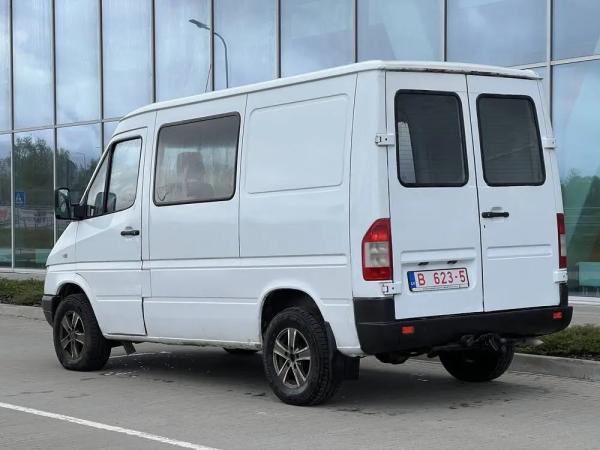 White Mercedes-Benz Sprinter 2002 in Rezekne, with an engine capacity of 2.20 L and mileage of 420 thousand km for 2799 €, photo 4 on AUTOMOTO.COM.LV