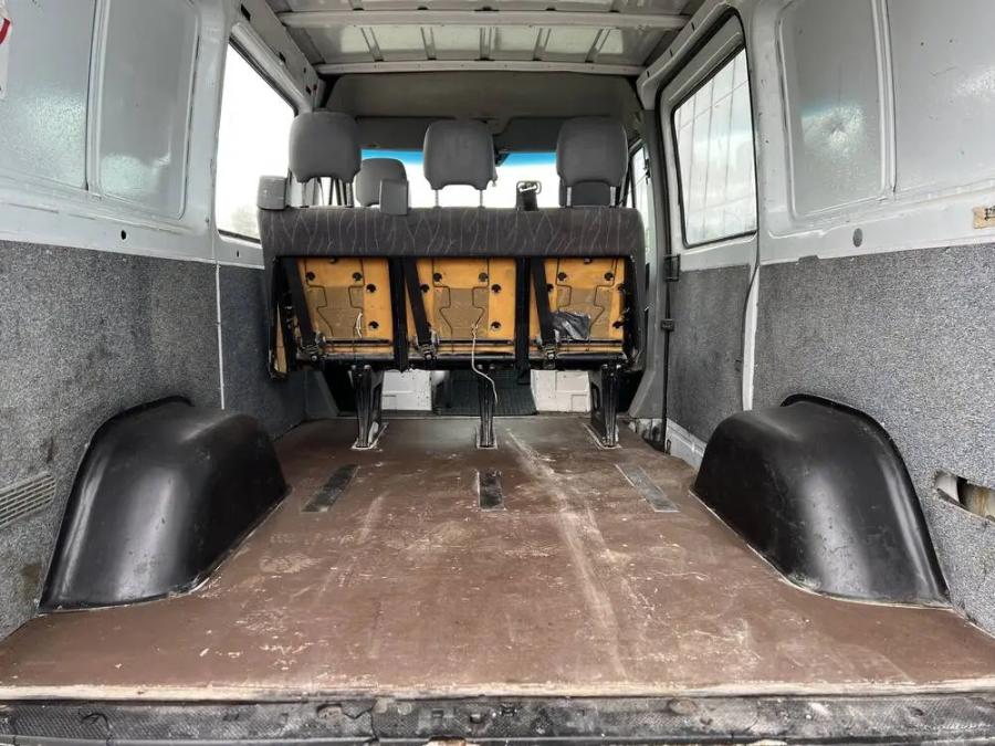 Balts Mercedes-Benz Sprinter 2002 Rēzekne, ar dzinēja tilpumu 2.20 L un nobraukumu 420 tūkst. km par 2799 €, foto 9 vietnē AUTOMOTO.COM.LV