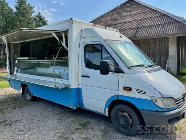Balts Mercedes-Benz Sprinter 2002 Cēsis, ar dzinēja tilpumu 2.20 L un nobraukumu 549 tūkst. km par 12500 €, foto 1 vietnē AUTOMOTO.COM.LV