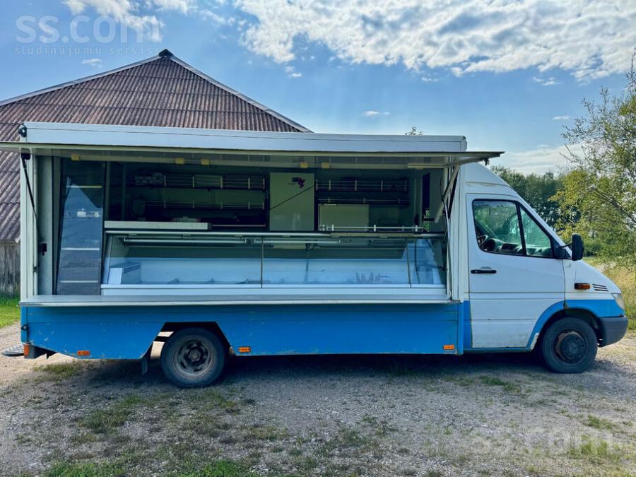 Balts Mercedes-Benz Sprinter 2002 Cēsis, ar dzinēja tilpumu 2.20 L un nobraukumu 549 tūkst. km par 12500 €, foto 3 vietnē AUTOMOTO.COM.LV