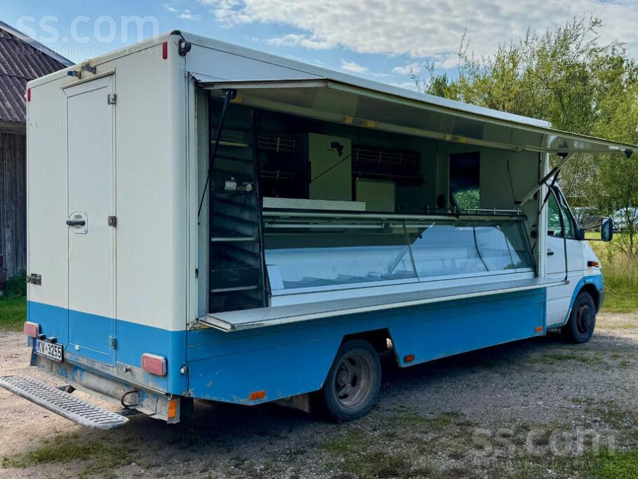 Balts Mercedes-Benz Sprinter 2002 Cēsis, ar dzinēja tilpumu 2.20 L un nobraukumu 549 tūkst. km par 12500 €, foto 4 vietnē AUTOMOTO.COM.LV