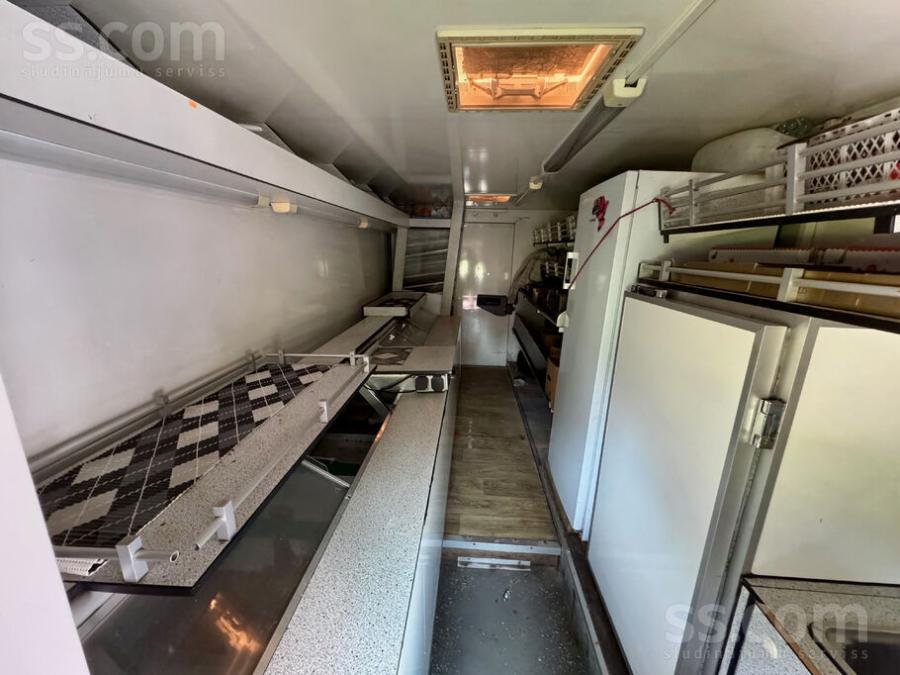 Balts Mercedes-Benz Sprinter 2002 Cēsis, ar dzinēja tilpumu 2.20 L un nobraukumu 549 tūkst. km par 12500 €, foto 9 vietnē AUTOMOTO.COM.LV