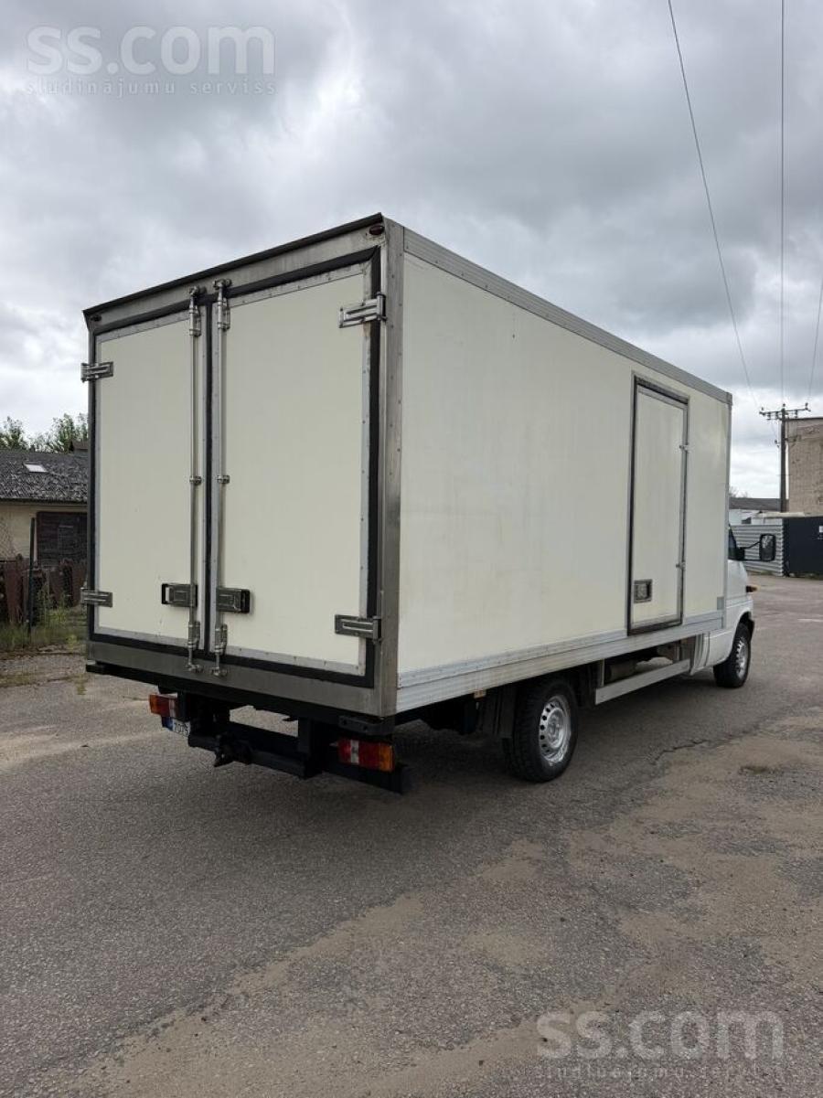 Balts Mercedes-Benz Sprinter 2002 Rēzekne, ar dzinēja tilpumu 2.20 L un nobraukumu 674 tūkst. km par 4800 €, foto 5 vietnē AUTOMOTO.COM.LV