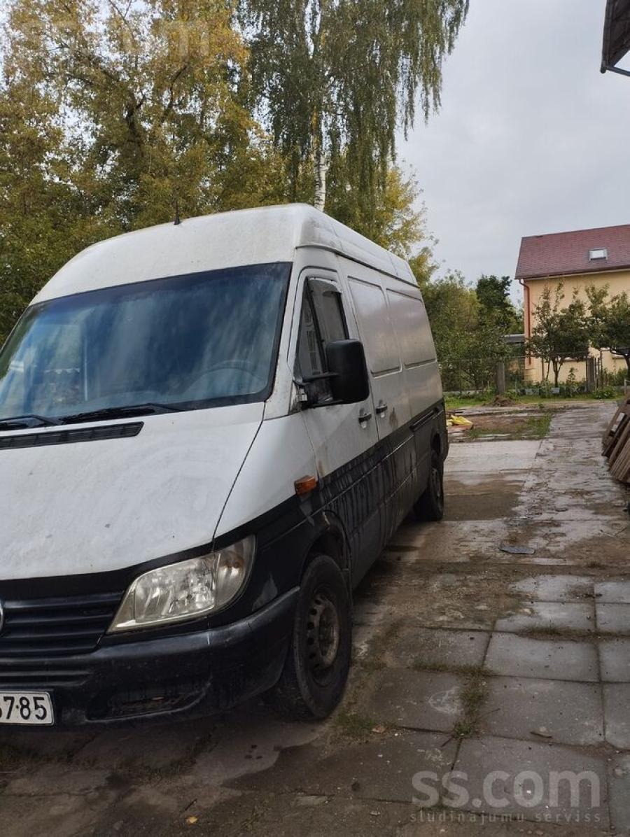 White Mercedes-Benz Sprinter 2002 in Daugavpils, with an engine capacity of 2.60 L and mileage of 313 thousand km for 3450 €, photo 3 on AUTOMOTO.COM.LV