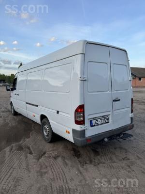 Balts Mercedes-Benz Sprinter 2003 Daugavpils, ar dzinēja tilpumu 2.20 L un nobraukumu 0 tūkst. km par 25700 €, foto 3 vietnē AUTOMOTO.COM.LV