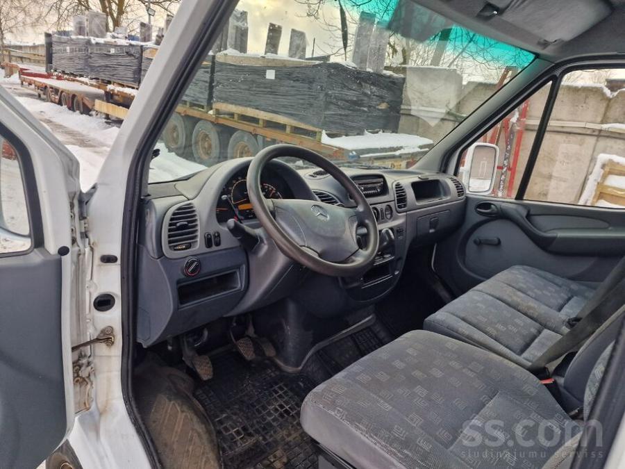 Balts Mercedes-Benz Sprinter 2003 Rīga, ar dzinēja tilpumu 2.20 L un nobraukumu 282 tūkst. km par 4000 €, foto 9 vietnē AUTOMOTO.COM.LV