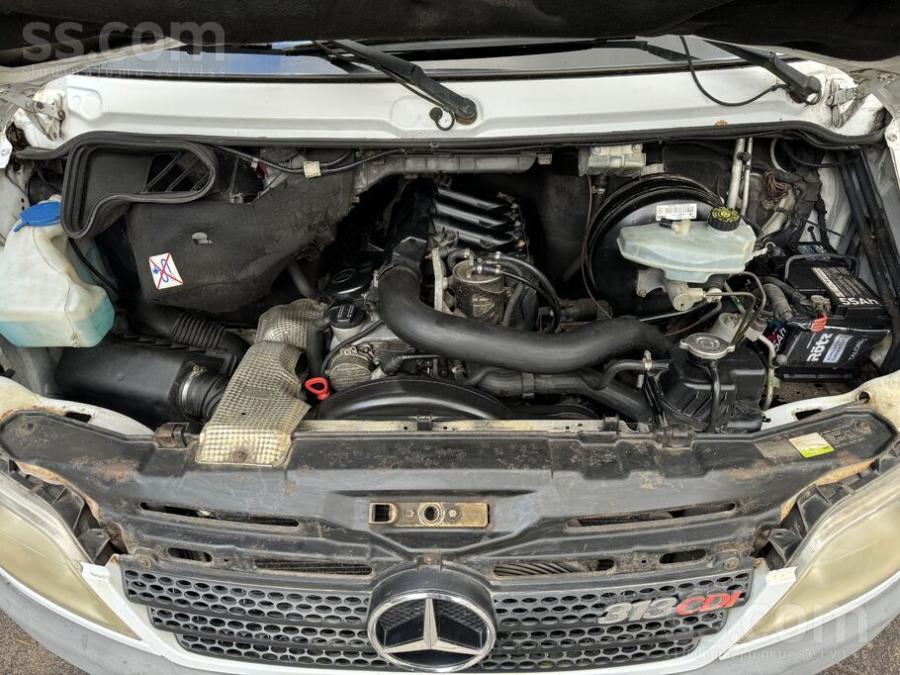 White Mercedes-Benz Sprinter 2003 in Riga, with an engine capacity of 2.20 L and mileage of 216 thousand km for 2990 €, photo 4 on AUTOMOTO.COM.LV