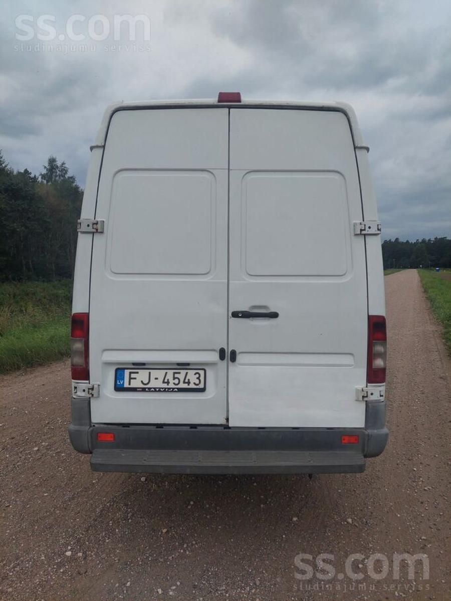 Balts Mercedes-Benz Sprinter 2003 Rīga, ar dzinēja tilpumu 2.20 L un nobraukumu 340 tūkst. km par 4500 €, foto 5 vietnē AUTOMOTO.COM.LV