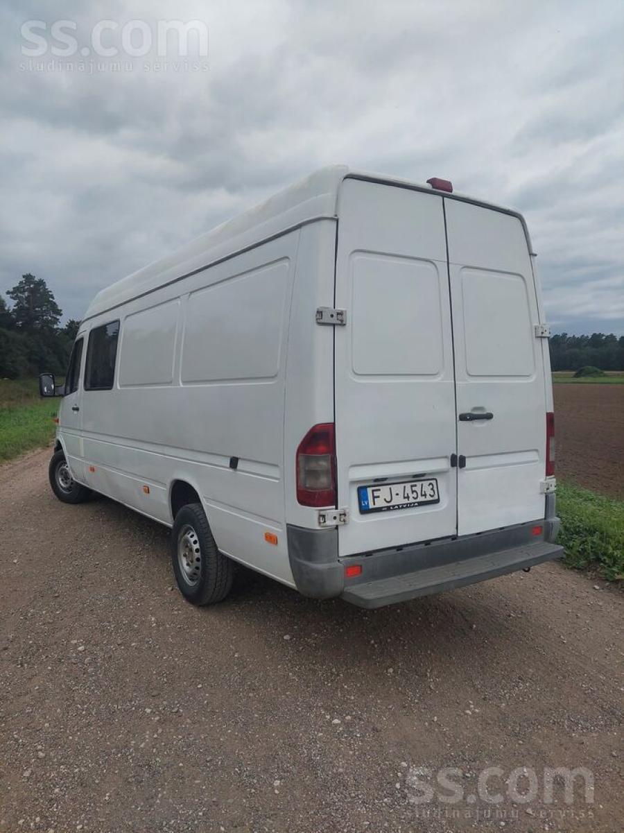 Balts Mercedes-Benz Sprinter 2003 Rīga, ar dzinēja tilpumu 2.20 L un nobraukumu 340 tūkst. km par 4500 €, foto 6 vietnē AUTOMOTO.COM.LV