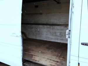 White Mercedes-Benz Sprinter 2003 in Tallinn, with an engine capacity of 2.10 L and mileage of 586 thousand km for 1499 €, photo 8 on AUTOMOTO.COM.LV