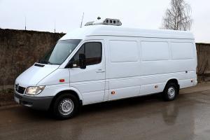 White Mercedes-Benz Sprinter 2003 in Tallinn, with an engine capacity of 2.10 L and mileage of 586 thousand km for 1499 €, photo 11 on AUTOMOTO.COM.LV