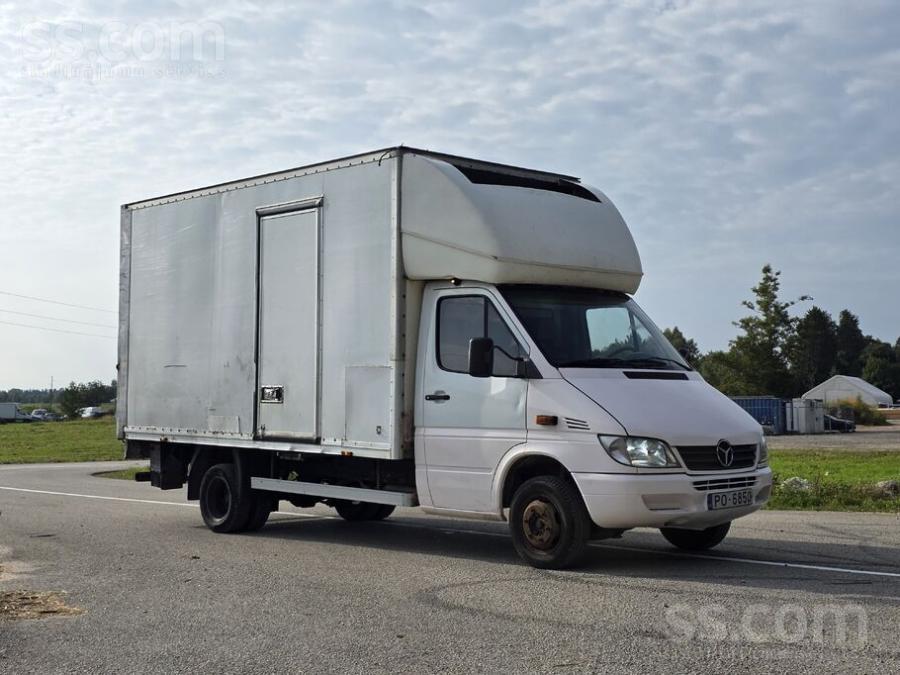 Balts Mercedes-Benz Sprinter 2003 Rīga, ar dzinēja tilpumu 2.20 L un nobraukumu 635 tūkst. km par 5300 €, foto 1 vietnē AUTOMOTO.COM.LV