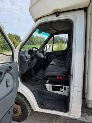 Balts Mercedes-Benz Sprinter 2003 Rīga, ar dzinēja tilpumu 2.20 L un nobraukumu 635 tūkst. km par 5300 €, foto 6 vietnē AUTOMOTO.COM.LV