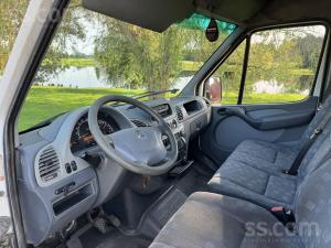 White Mercedes-Benz Sprinter 2004 in Valmiera, with an engine capacity of 2.50 L and mileage of 282 thousand km for 1700 €, photo 6 on AUTOMOTO.COM.LV