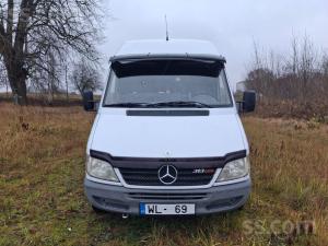 White Mercedes-Benz Sprinter 2004 in Tukums, with an engine capacity of 2.10 L and mileage of 189 thousand km for 7990 €, photo 3 on AUTOMOTO.COM.LV