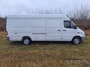 White Mercedes-Benz Sprinter 2004 in Tukums, with an engine capacity of 2.10 L and mileage of 189 thousand km for 7990 €, photo 4 on AUTOMOTO.COM.LV