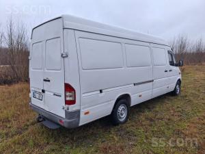 White Mercedes-Benz Sprinter 2004 in Tukums, with an engine capacity of 2.10 L and mileage of 189 thousand km for 7990 €, photo 8 on AUTOMOTO.COM.LV