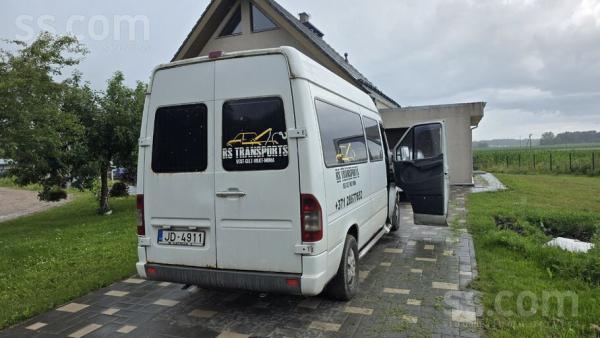 White Mercedes-Benz Sprinter 2004 in Liepaja, with an engine capacity of 2.20 L and mileage of 487 thousand km for 4000 €, photo 5 on AUTOMOTO.COM.LV