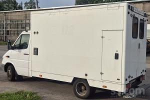 Balts Mercedes-Benz Sprinter 2005 Rīga, ar dzinēja tilpumu 2.20 L un nobraukumu 400 tūkst. km par 6000 €, foto 4 vietnē AUTOMOTO.COM.LV