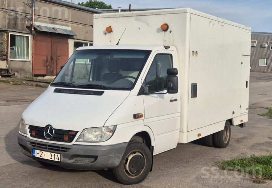 Balts Mercedes-Benz Sprinter 2005 Rīga, ar dzinēja tilpumu 2.20 L un nobraukumu 400 tūkst. km par 6000 €, foto 5 vietnē AUTOMOTO.COM.LV