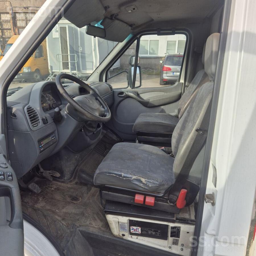 Balts Mercedes-Benz Sprinter 2005 Rīga, ar dzinēja tilpumu 2.20 L un nobraukumu 400 tūkst. km par 6000 €, foto 6 vietnē AUTOMOTO.COM.LV