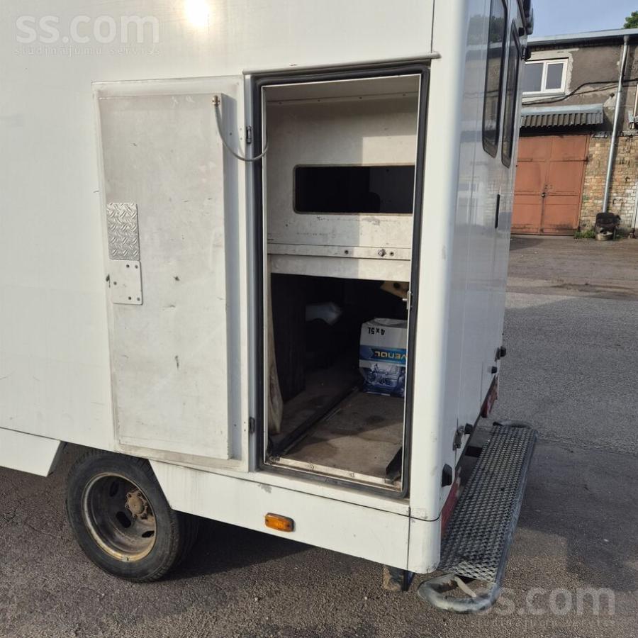 Balts Mercedes-Benz Sprinter 2005 Rīga, ar dzinēja tilpumu 2.20 L un nobraukumu 400 tūkst. km par 6000 €, foto 7 vietnē AUTOMOTO.COM.LV