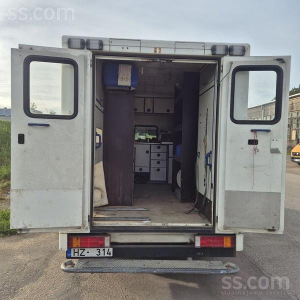 White Mercedes-Benz Sprinter 2005 in Riga, with an engine capacity of 2.20 L and mileage of 400 thousand km for 6000 €, photo 7 on AUTOMOTO.COM.LV