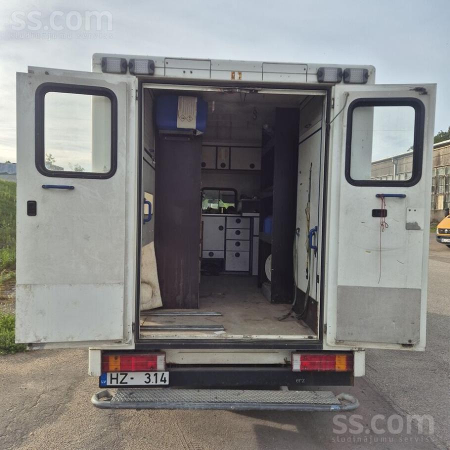 Balts Mercedes-Benz Sprinter 2005 Rīga, ar dzinēja tilpumu 2.20 L un nobraukumu 400 tūkst. km par 6000 €, foto 8 vietnē AUTOMOTO.COM.LV