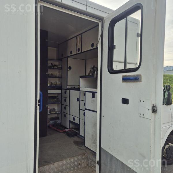 White Mercedes-Benz Sprinter 2005 in Riga, with an engine capacity of 2.20 L and mileage of 400 thousand km for 6000 €, photo 8 on AUTOMOTO.COM.LV