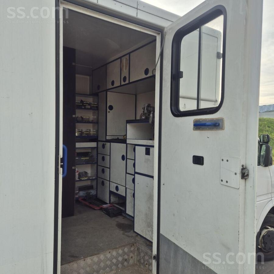 Balts Mercedes-Benz Sprinter 2005 Rīga, ar dzinēja tilpumu 2.20 L un nobraukumu 400 tūkst. km par 6000 €, foto 9 vietnē AUTOMOTO.COM.LV