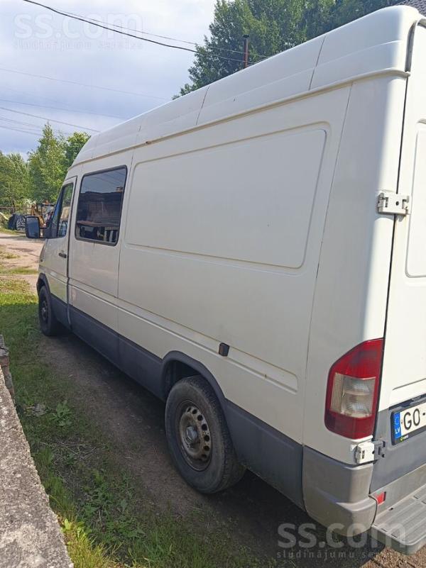 White Mercedes-Benz Sprinter 2005 in Jelgava, with an engine capacity of 2.20 L and mileage of 0 thousand km for 2950 €, photo 5 on AUTOMOTO.COM.LV