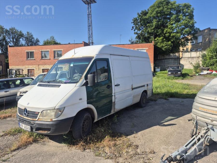 White Mercedes-Benz Sprinter 2005 in Bauska, with an engine capacity of 2.20 L and mileage of 0 thousand km for 1650 €, photo 3 on AUTOMOTO.COM.LV